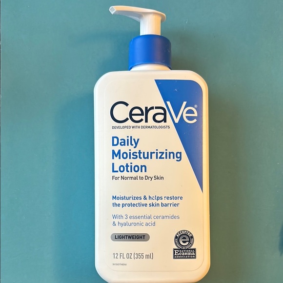 CeraVe | Bath & Body | Cerave Blue And White Daily Moisturizing Lotion ...